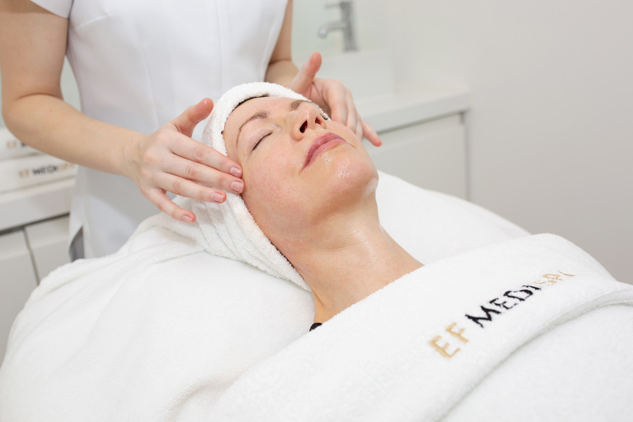 HydraFacial London | Hydradermabrasion at EF Medispa